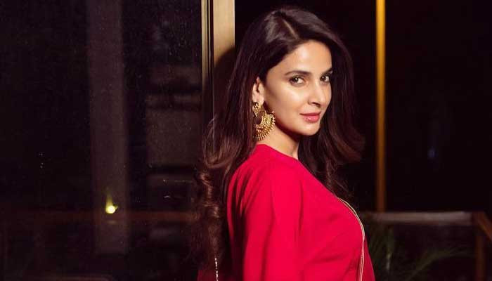 Saba Qamar 'lost in deep thoughts' in recent photoshoot: See