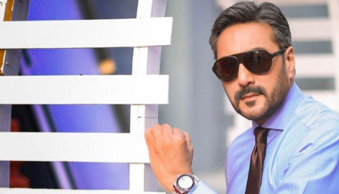 Adnan Siddiqui renders pleasurable notes of Bollywood's 'Kesariya' on flute