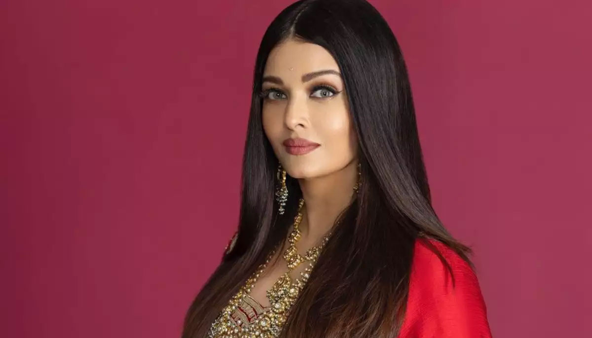 Counterfeit passport of Aishwarya Rai Bachchan found by Uttar Pradesh ...