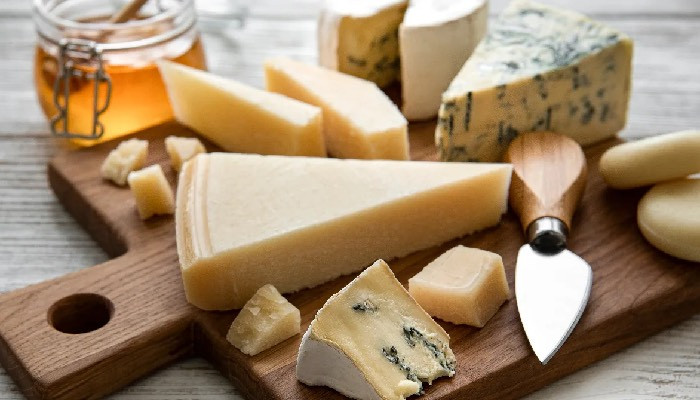 Is cheese a secret weapon for shedding pounds? Is cheese a secret weapon for shedding pounds?