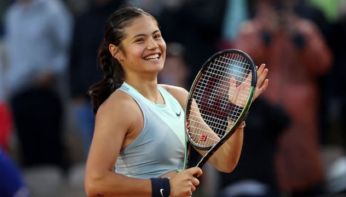 Emma Raducanu qualifies for Miami Open quaterfinals after thrilling victory