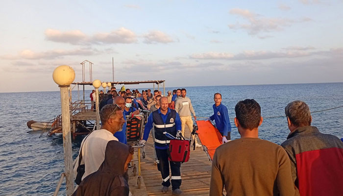 Tourist submarine sinks in Egypt, claiming 6 lives, leaving 9 injured