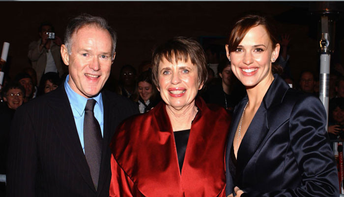 Jennifer Garner gives emotional update on mom's wellbeing year after ...