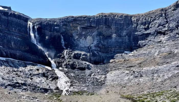 National Park rockslide tragedy: 2 killed, 3 hurt near Bow Glacier Falls