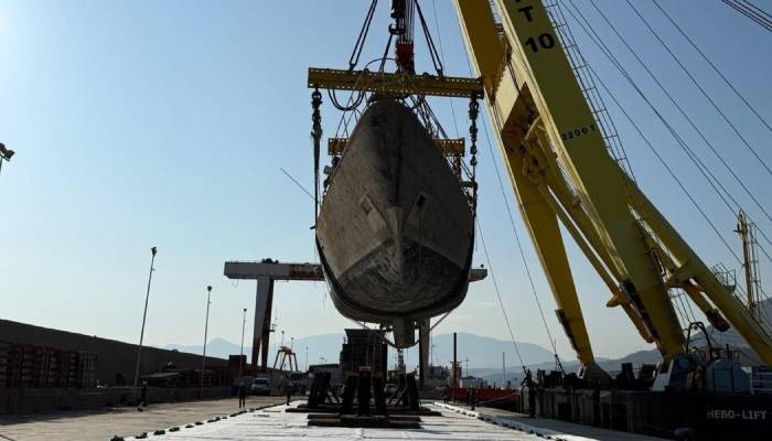 Bayesian superyacht: First inside photos from vessel unveiled after ...