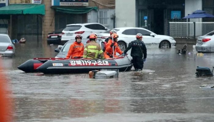 South Korea heavy rain claims at least 4 lives, prompting 1,300 to evacuate