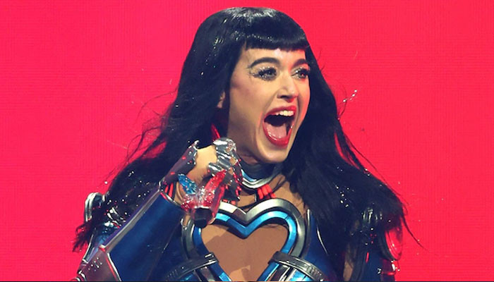 Katy Perry shares gruesome snap of brutal knee injuries from Lifetimes tour