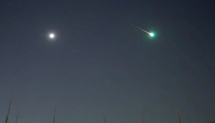 Striking fireball lights up Japan's sky, draws moon comparison