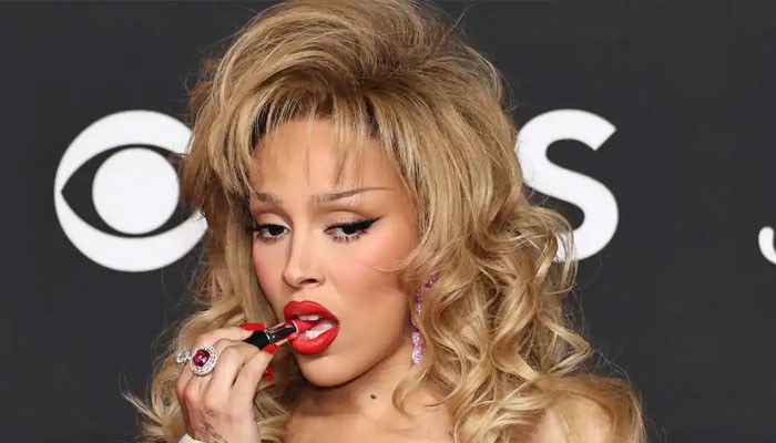Doja Cat named M·A·C global brand ambassador after lipstick-eating VMA ...