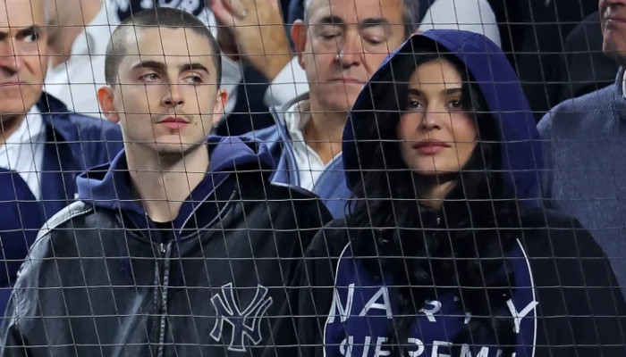 Timothée Chalamet step out with Kylie Jenner after debuting his new ...