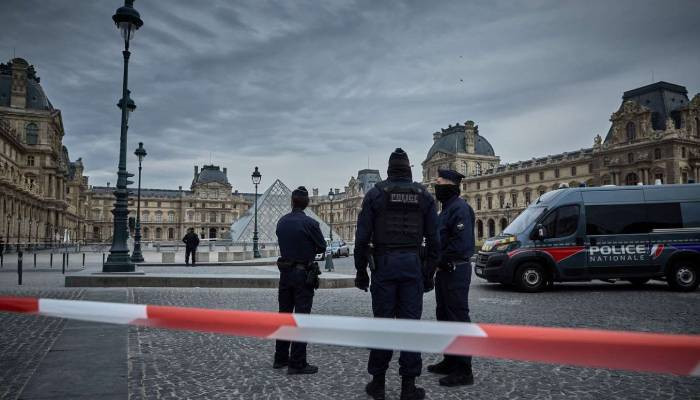 Louvre heist: Two suspects detained in connection with stolen jewels