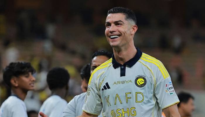 Cristiano Ronaldo Shows Off Jaw Dropping Shredded Physique At 40