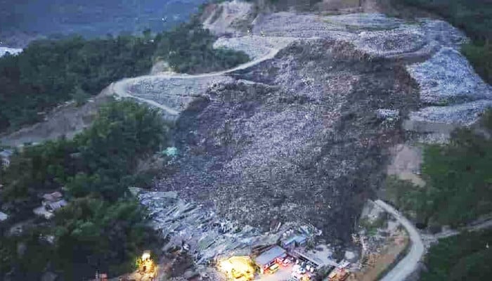 Massive landfill collapse in Philippines leaves one dead, 38 missing