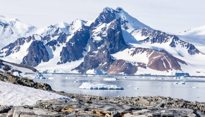 Antarctica map shows hidden world under massive ice sheet