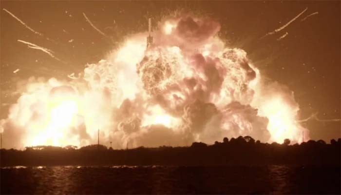 Blue Origin rocket massively explodes during engine-firing test