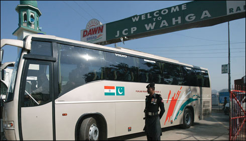 پاکستان اور بھارت کے درمیان دوستی بس سروس بحال