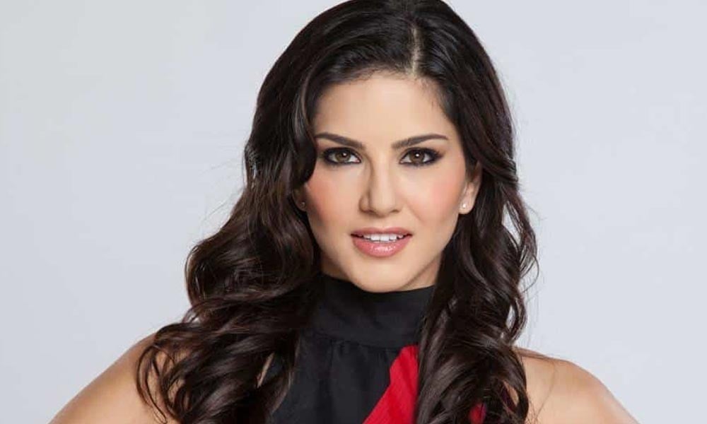 سنی لیونی پر5لاکھ روپے واپس نہ کرنیکا الزام