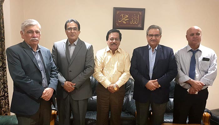 قومی منظر نامے میں بے یقینی نظر آرہی ہے، پیر مظہر الحق