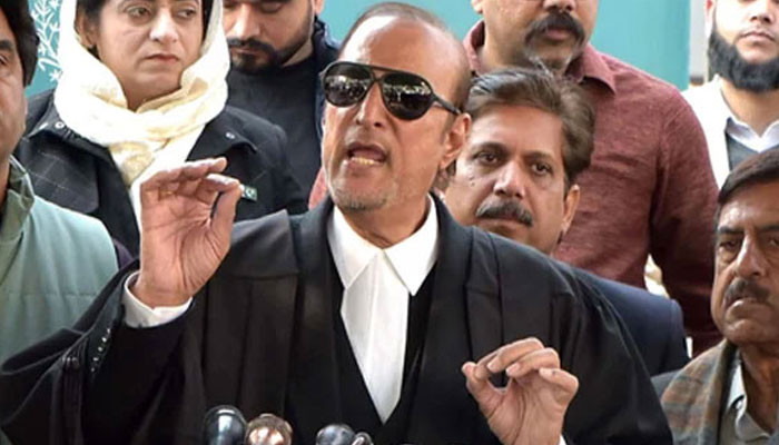 صدر نے جو کہا ہے وہ معتبر بات ہے، بابر اعوان