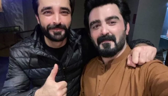 حمزہ علی عباسی کی اپنے ہمشکل سے ملاقات، ویڈیو وائرل